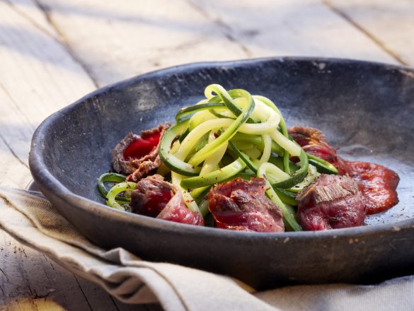 Dunne lende met een spaghetti van courgette - Keurslager