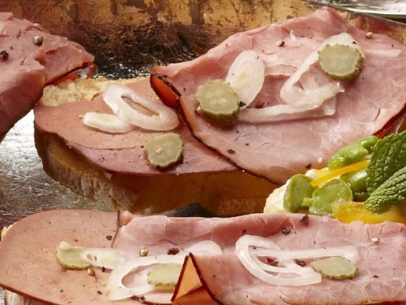 Crostini halfom met mosterdmayonaise - Keurslager