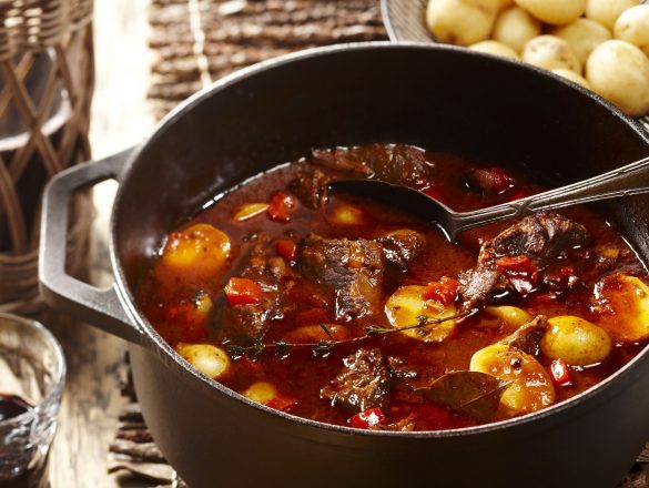 Goulash met aardappelen en paprika - Keurslager
