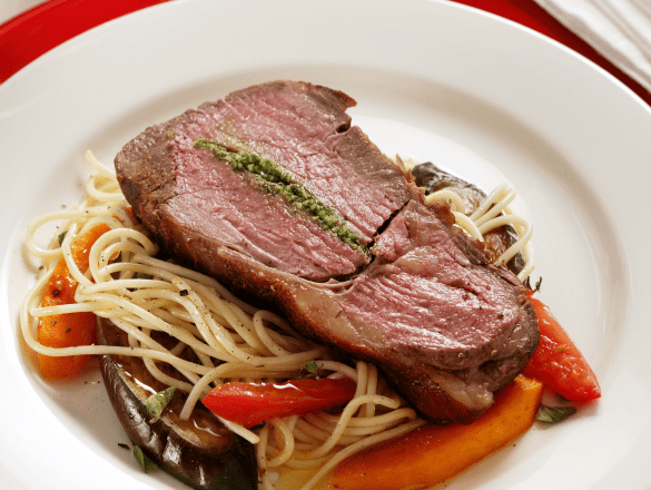 Runderlende gevuld met knoflook-kruidenpesto - Keurslager